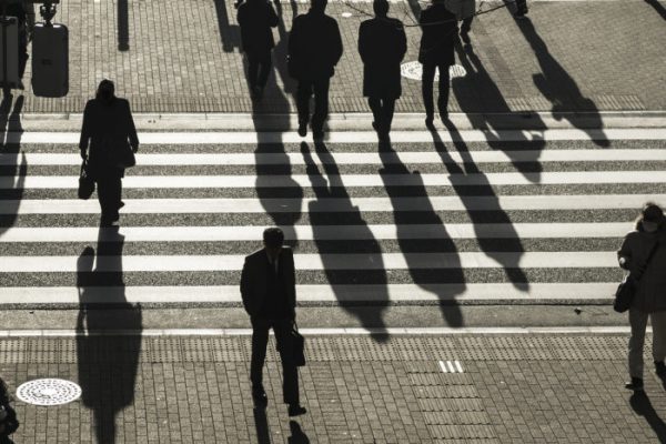 SHADOWING là gì? Cách áp dụng kỹ thuật SHADOWING hiệu quả